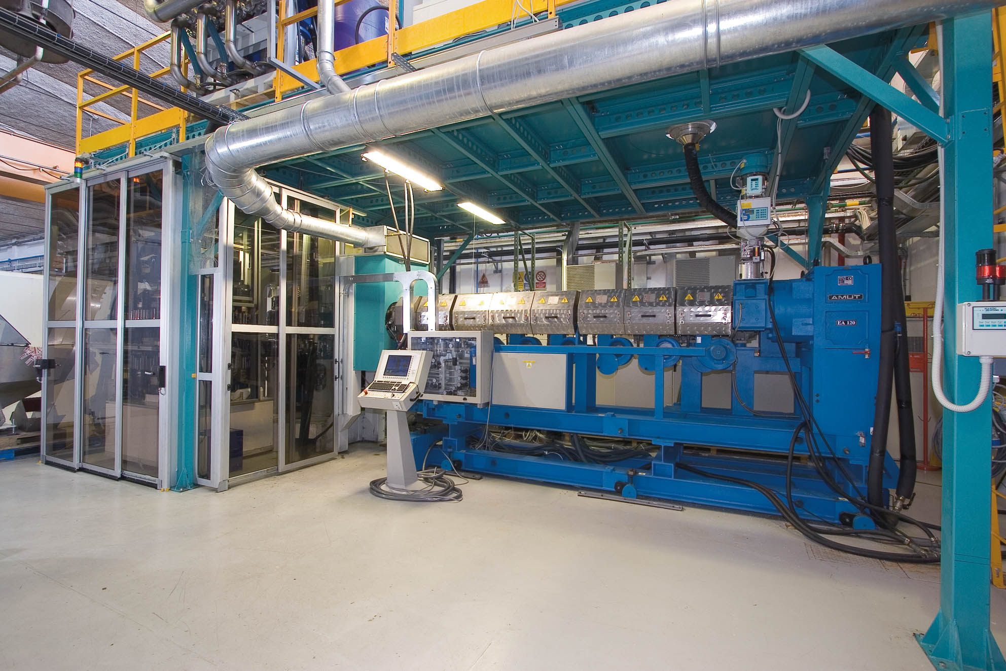 Compression technology: advantages of an innovative PET preform ...